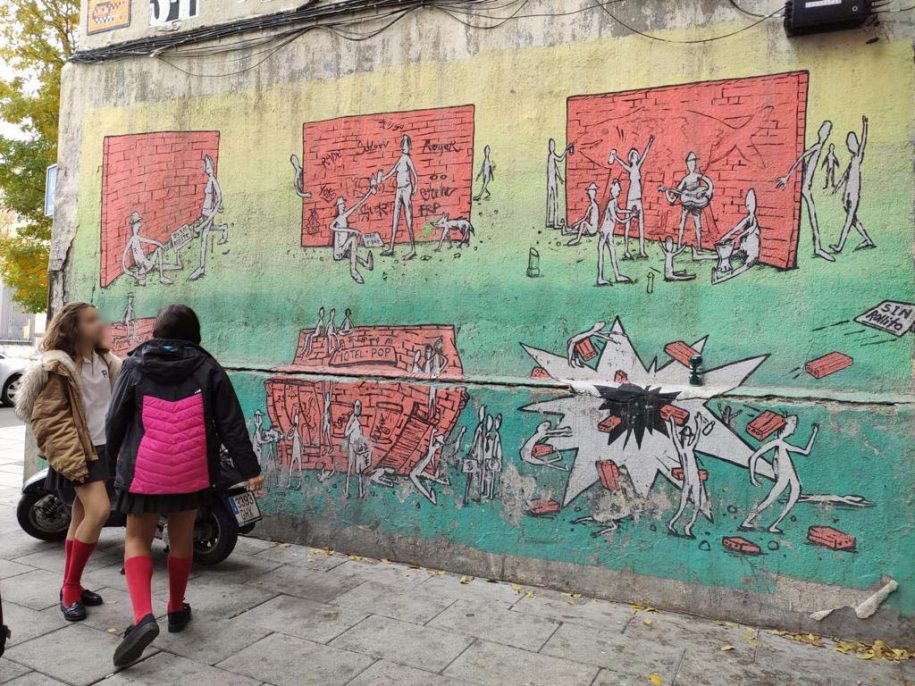 Madrid graffiti tour for elementary & high school students.